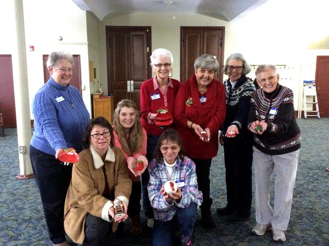 Bringing in the holiday season at Covenant Cafe | News, Sports, Jobs ...